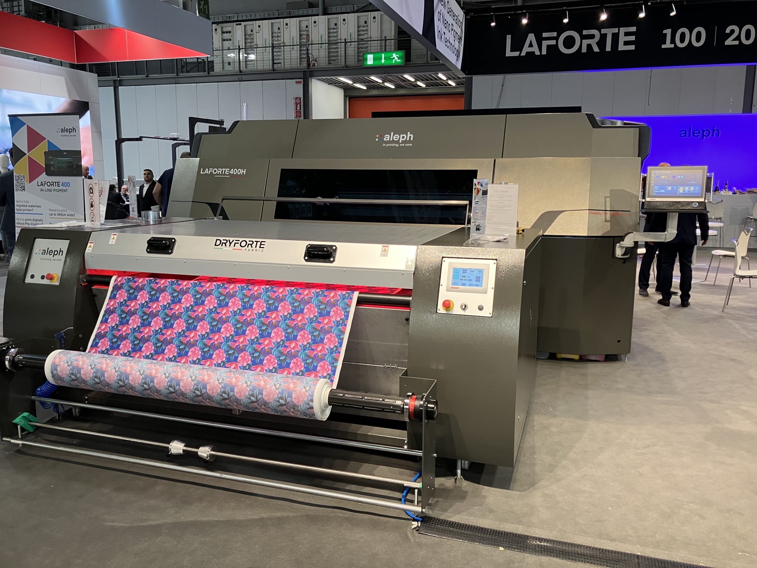 Whole cloth: under pressure - Digital Textile Printer